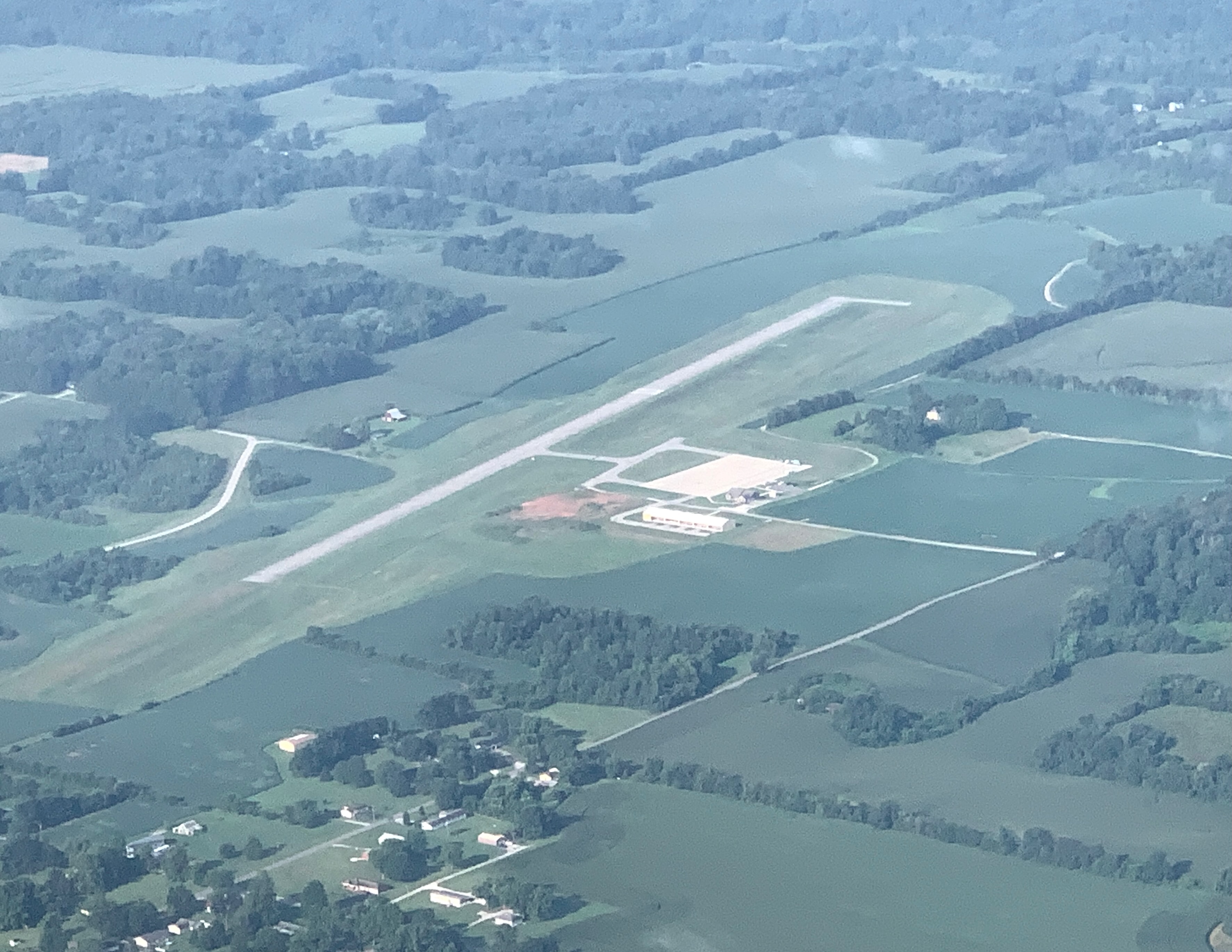 Salem I83 seen from NE | SkyVector